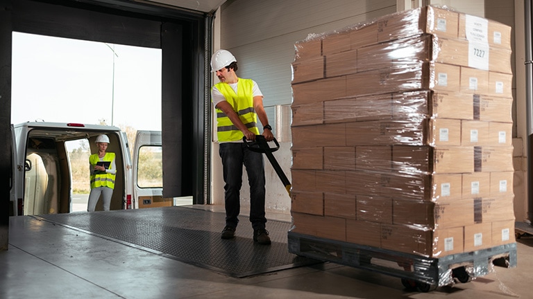 Skövde Snabbgross försäljning till Humble Group | PwC